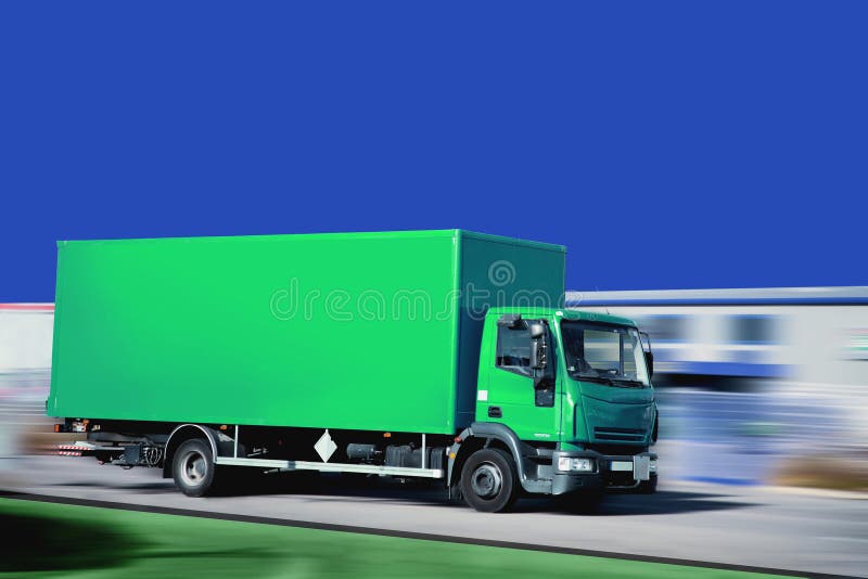 Camion et remorque verts photo stock. Image du transporteur - 11316130