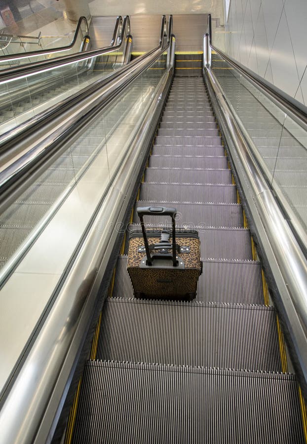 422 Escalator Bottom Stock Photos - Free & Royalty-Free Stock Photos ...