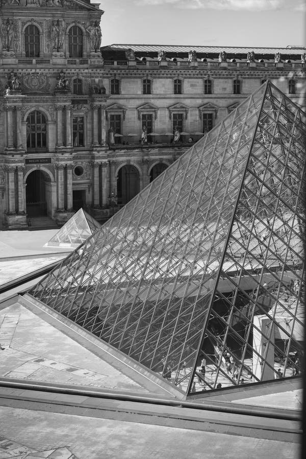 Vertical Black and White Shot of Louvre Museum, Paris Editorial ... Vertical Black and White Shot of Louvre Museum, Paris Editorial ...