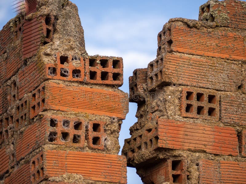 Vertical Brick Wall with Crack. Engineering Concept and Disaster Stock ...