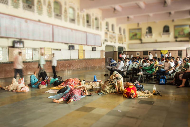 Vertical and Horizontal Waiting Editorial Photography - Image of ...