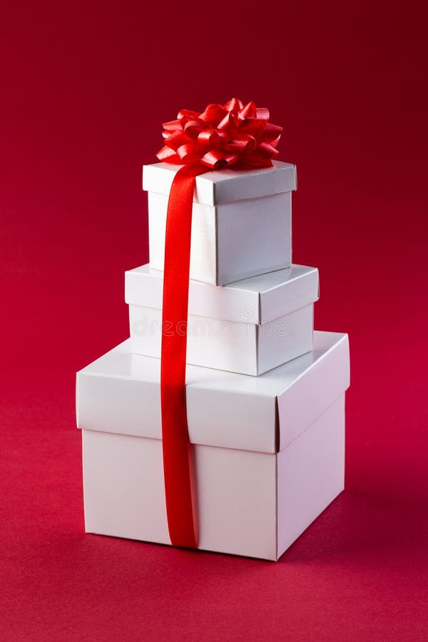 Stack of Christmas Presents Stock Image - Image of tree, baubles: 34347381