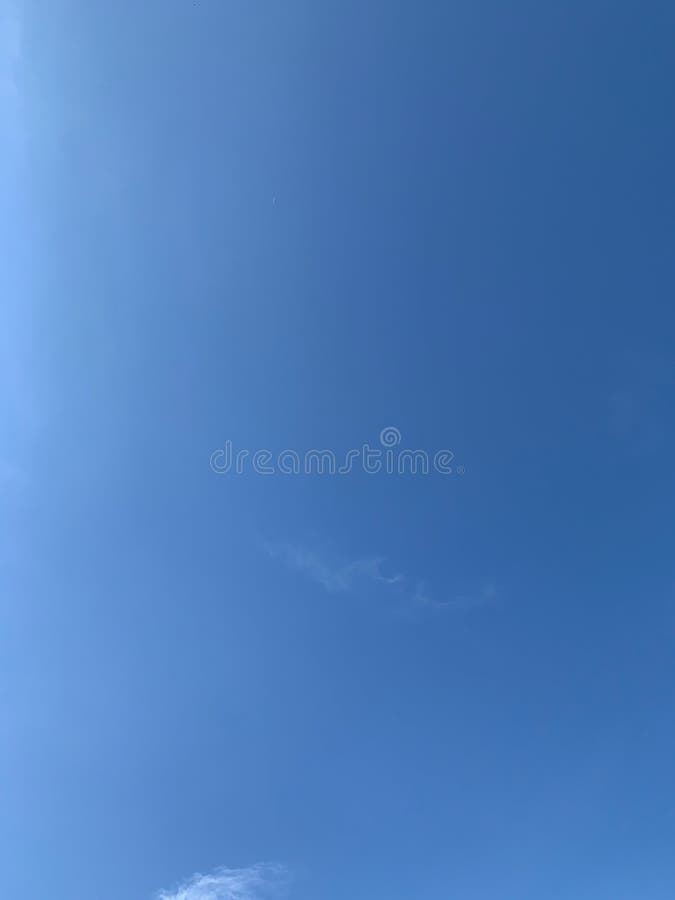 Vertical Natural White Clouds in the Blue Sky Background Wallpaper ...