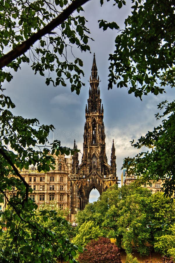 Vertical Shot of the Castle in Edinburgh Editorial Stock Image - Image ...