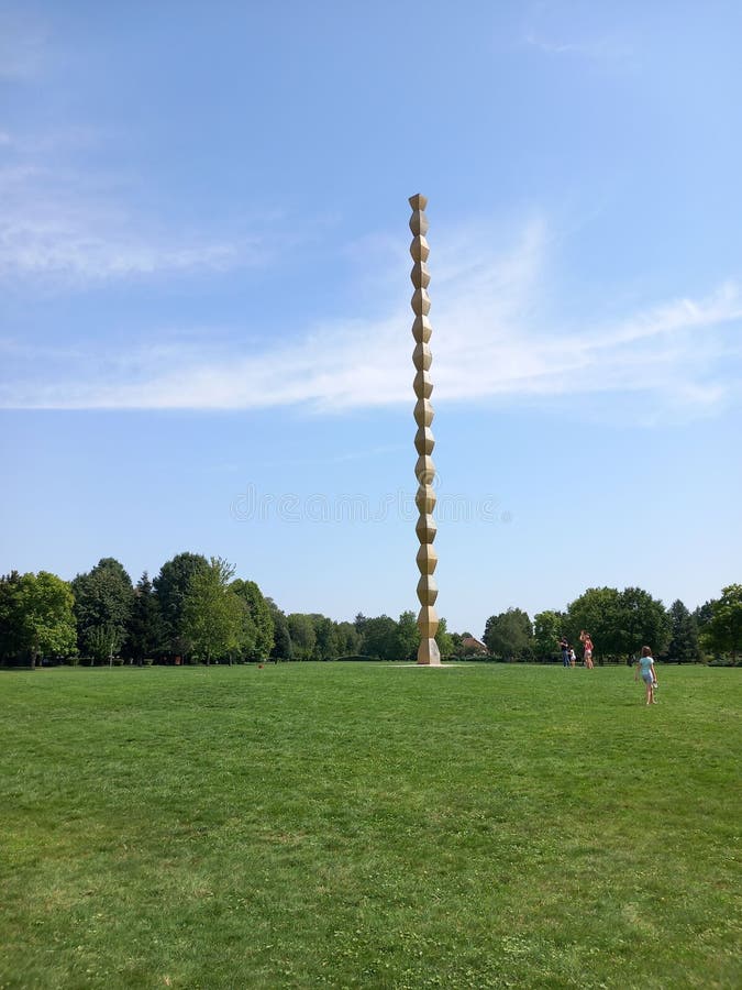 Infinity Column - Constantin Brancusi Masterpiece Editorial Stock Image ...