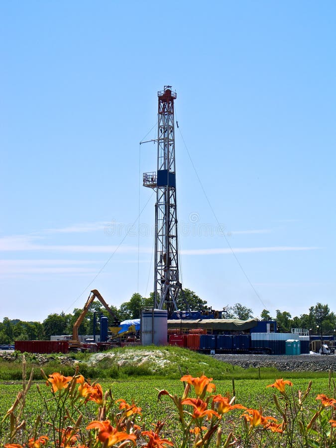 Natural Gas Drilling Worksite Stock Image - Image of vertical ...