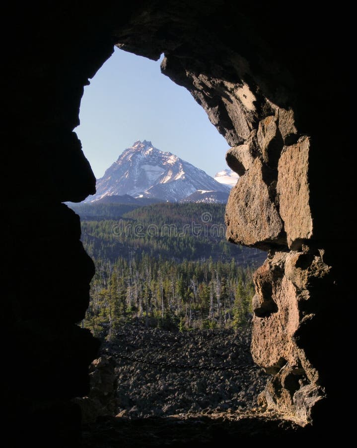 Dee Wright Observatory Sign Stock Image - Image of rock, forest: 208854083