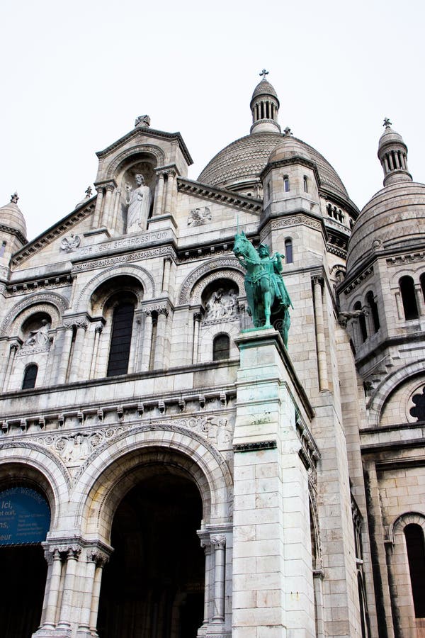 Vertical Shot of the Paris Monuments, Old Buildings and Architecture ...