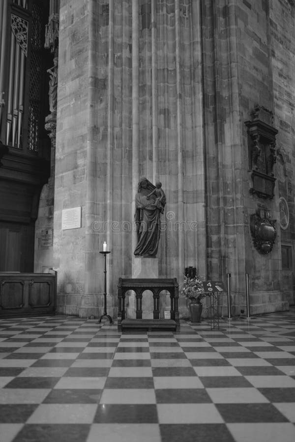 Vertical Shot of a Statue Inside a Museum / Grayscale Stock Photo ...
