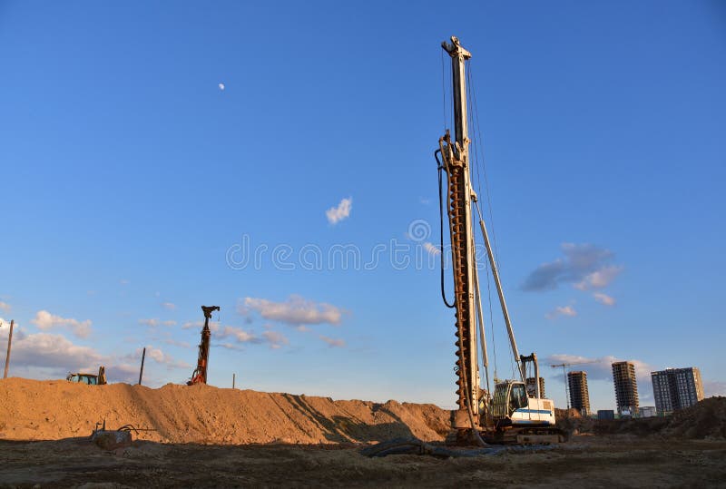 Vertical Tamrock Pile Foundation Drilling Machine. Drill Rig at ...