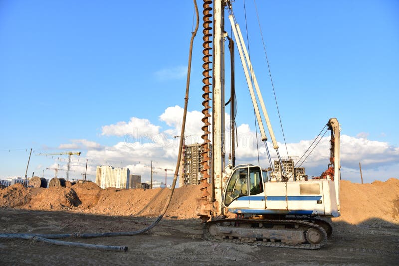 Vertical Tamrock Pile Foundation Drilling Machine. Drill Rig at ...