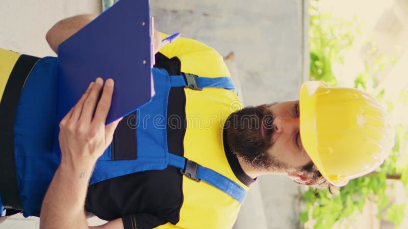 Vertical Video Engineer Inspecting Freon Levels Stock Video - Video of ... Vertical Video Engineer Inspecting Freon Levels Stock Video - Video of ...