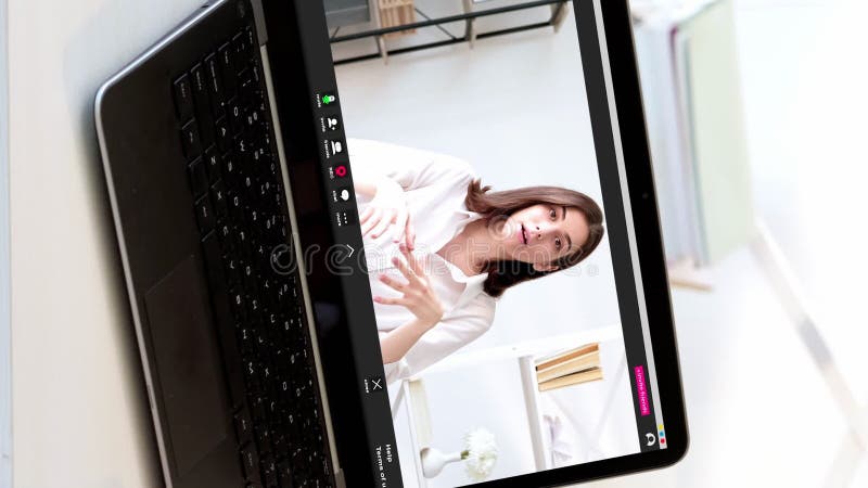 Vertical Video Online Teaching Woman Laptop Home Stock Video - Video of vertical, learning ...