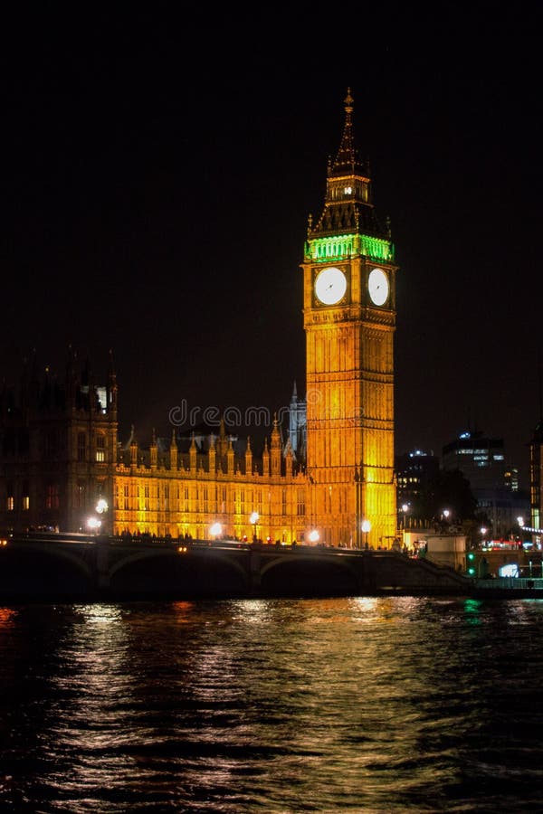 Vertical View of the Illuminated Big Ben by the River at Night Stock ...