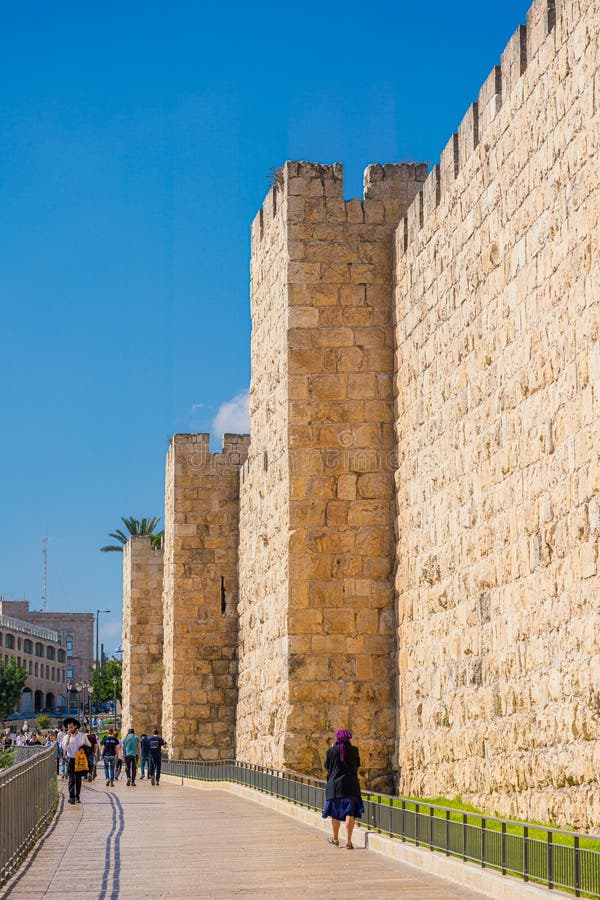 Vertical View of Jerusalem Old City Walls Editorial Photography - Image ...
