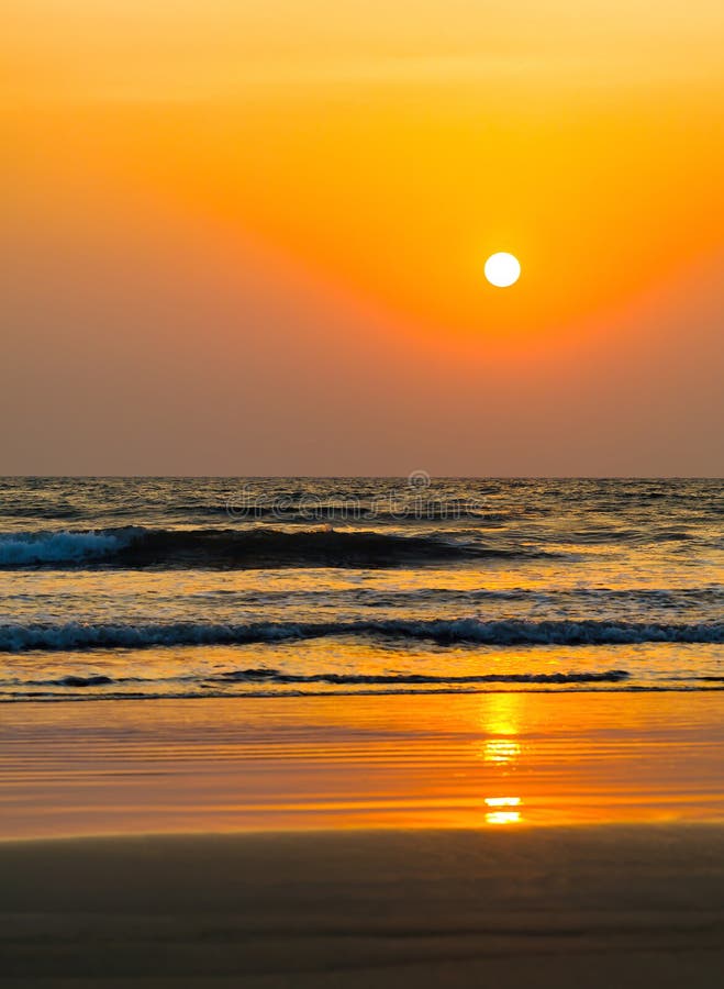 Vertical Vivid Orange Golden Sunset on Ocean Beach Background Ba Stock ...