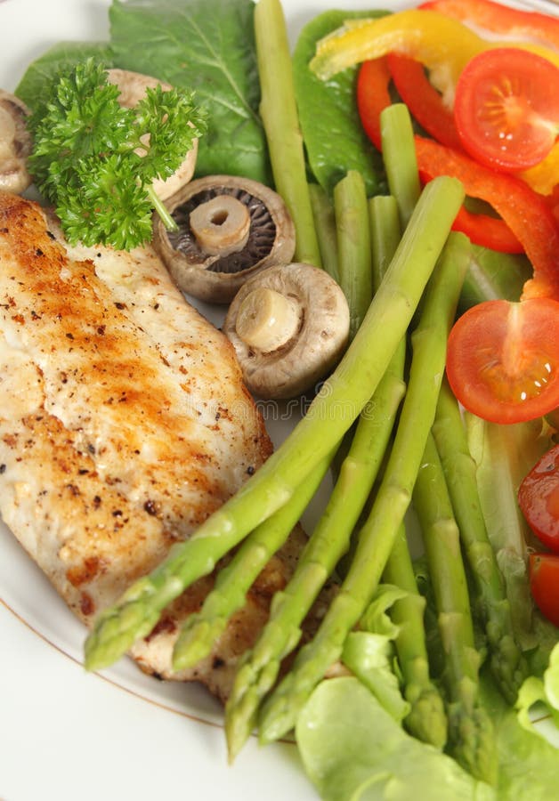 Verticale Courbe Frite De Poissons Et D'asperge Photo stock - Image du ...