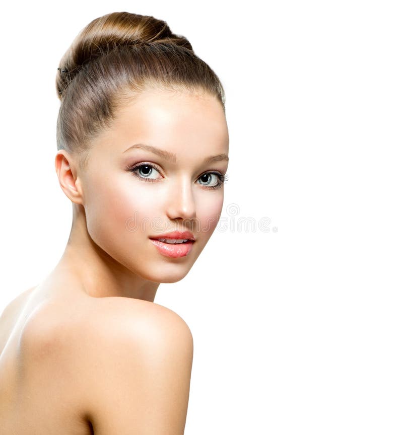 Verticale De Fille De Ladolescence Le Courant Deau Image Stock