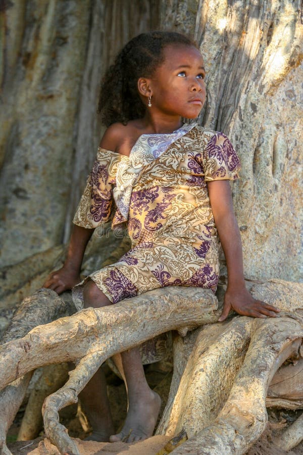 Verticale D'une Fille Malgache Photo éditorial - Image du expressif ...