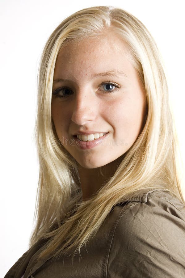 Verticale Dune Jeune Belle Fille Blonde Image Stock Image Du Grimace