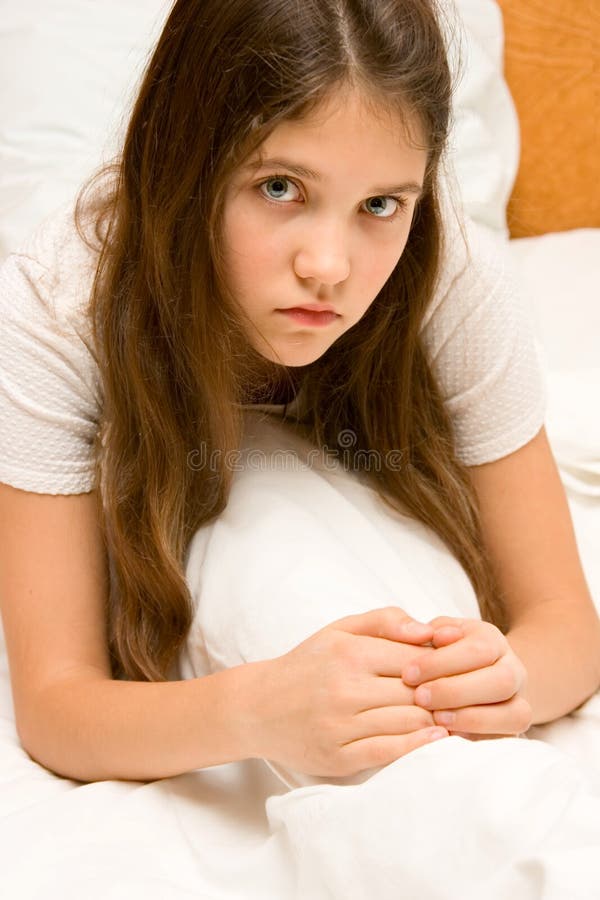 Verticale De Fille De Ladolescence Mignonne Image Stock Image Du