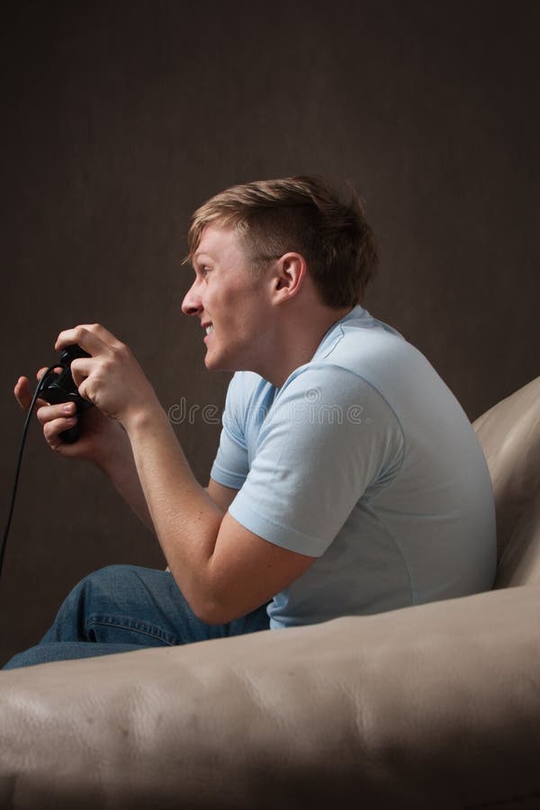 Verticale De Profil D'un Gamer Photo stock - Image du amusement ...