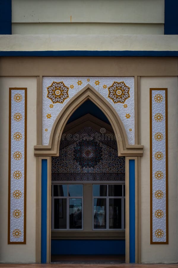 The Very Beautiful Building Art Inside of Tuminah Hamidi Mosque at ...