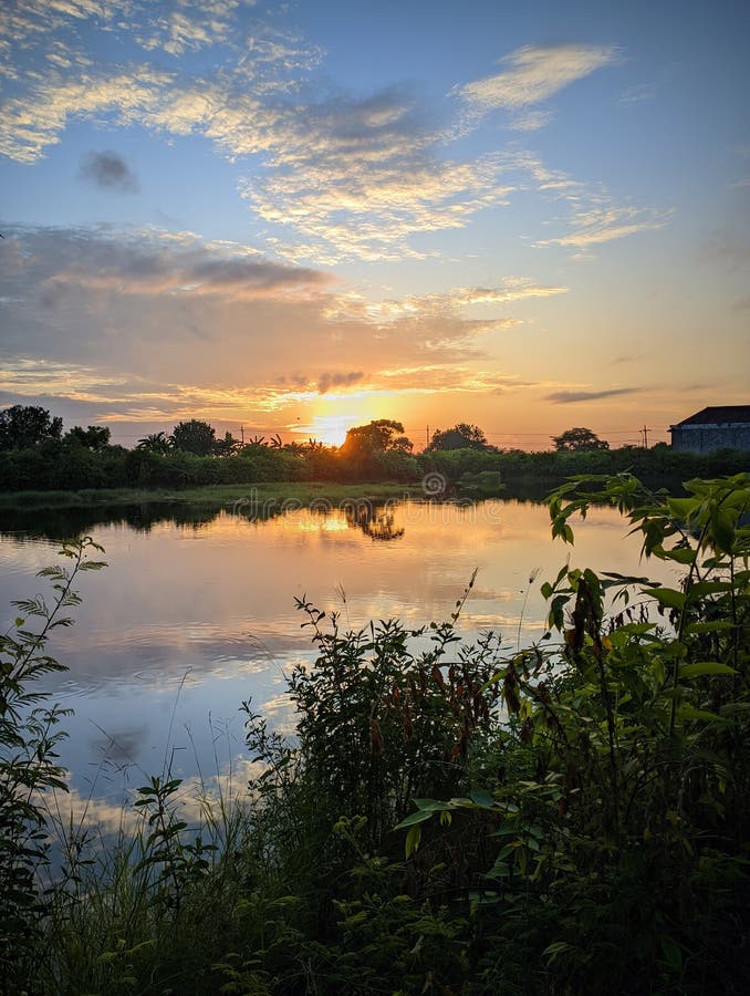 Very Cool Sun in the Morning Stock Image - Image of landscape, pahi ...