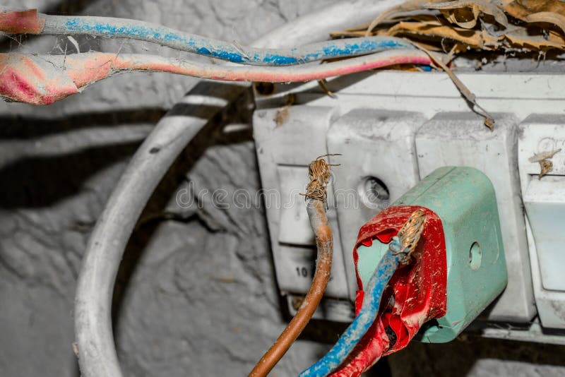 Very Dangerous and Risky Improper Joint of Electric Cables those are ...