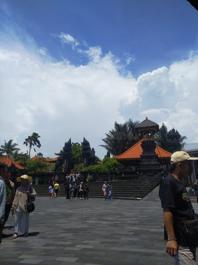 Very Lively Atmosphere in Kuta Bali Editorial Image - Image of building ...