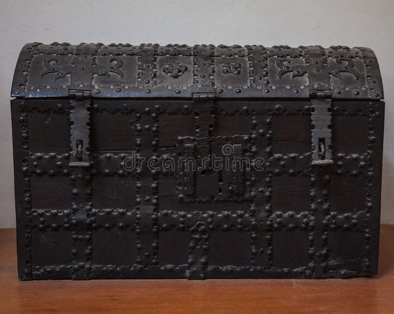 Very Old Chest stock photo. Image of secrecy, grunge - 41403734