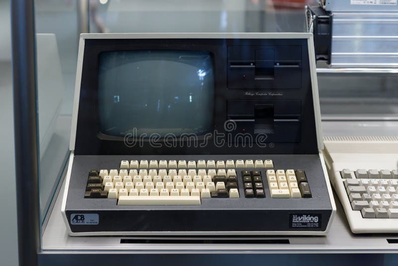 Very old computer editorial photo. Image of antigua - 254634331