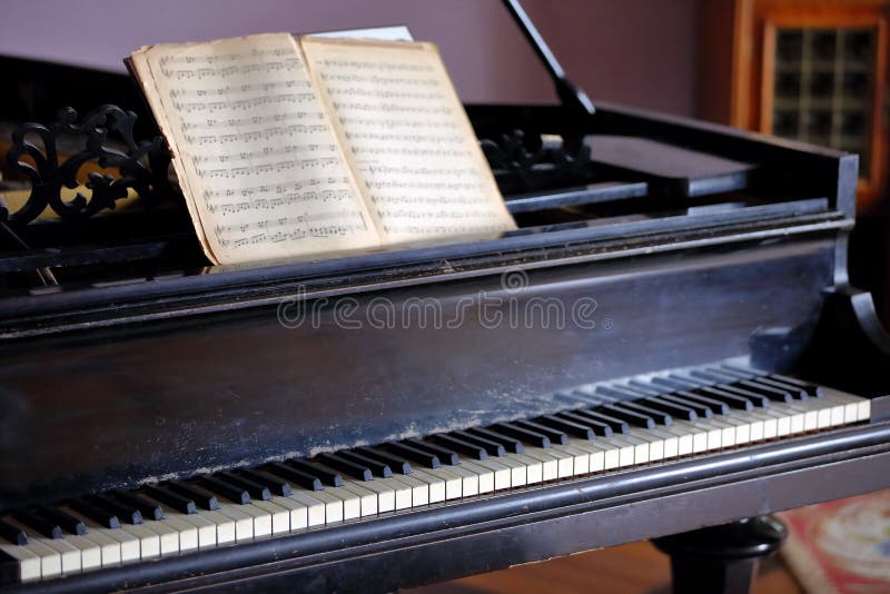 8,818 Old Piano Keyboard Stock Photos - Free & Royalty-Free Stock ...