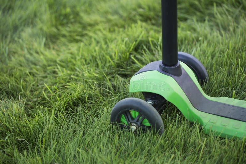 Vespa de tres ruedas foto de archivo. Imagen de fresco - 124207090