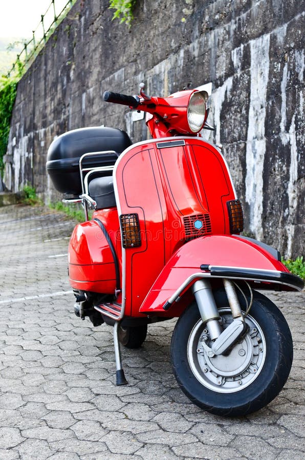 Row of Italian Mopeds Parking Stock Image - Image of blue, roller: 16175523