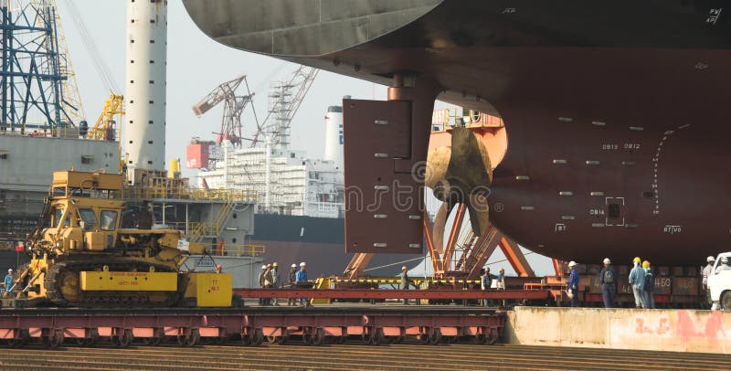 Vessel in Dry Dock Singapore Editorial Photo - Image of tracktor ...