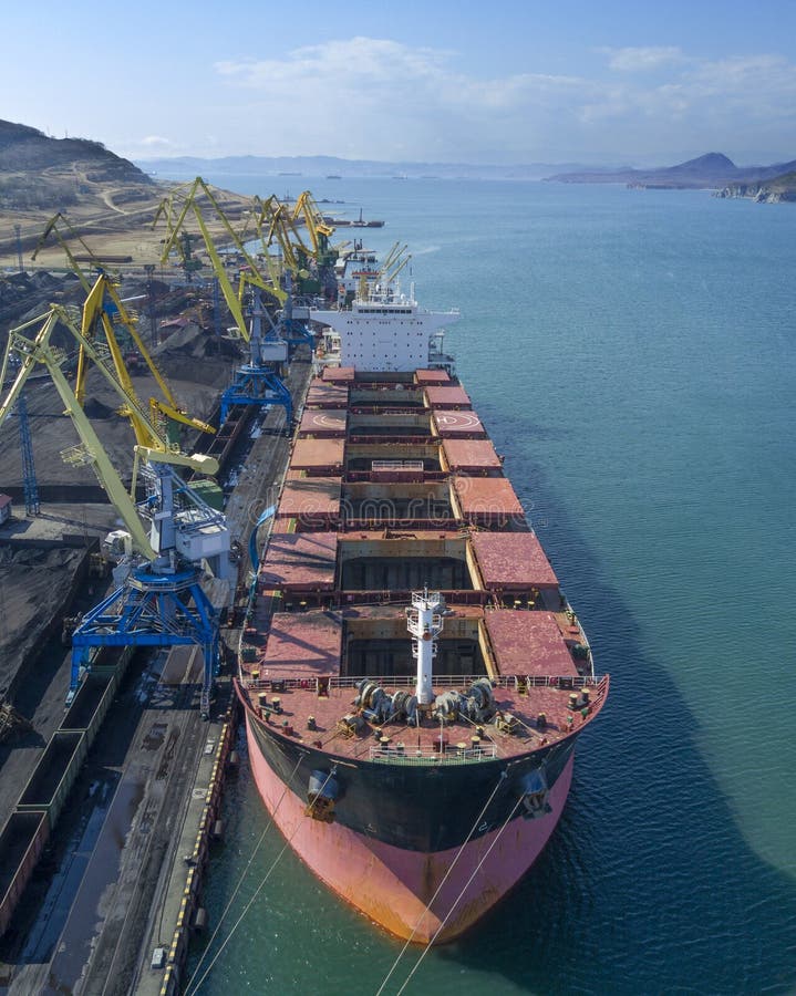 Vessel under loading stock image. Image of shipment, deck - 91996359