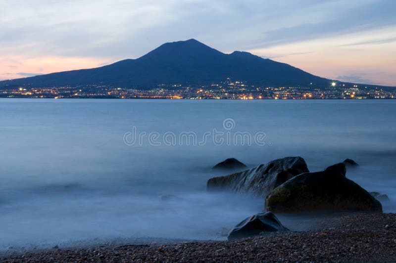 Vesuv stockfoto. Bild von meer, glatt, nave, nacht, blau - 14638962