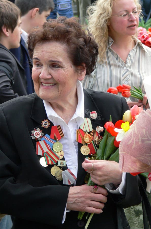 Oorlogsveteraan (vrouw) Uit De Tweede Wereldoorlog Redactionele ...