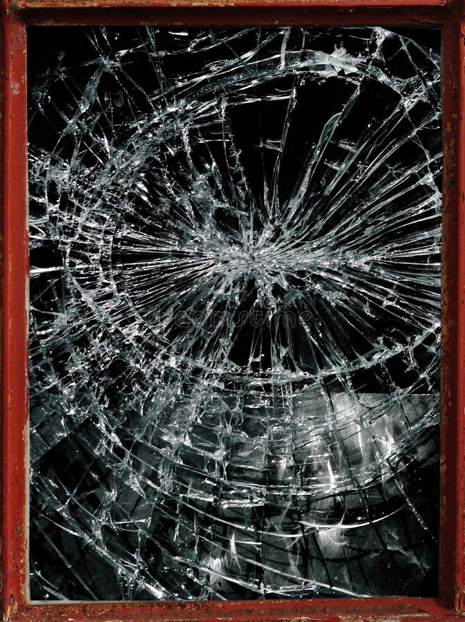 Specchio frantumato immagine stock. Immagine di fortuna - 46745211