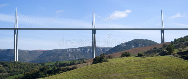 Viaduto de Millau imagem de stock editorial. Imagem de viaduct - 78817564