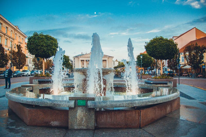 Viaje a Vinius fotografía editorial. Imagen de cityscape - 158399122