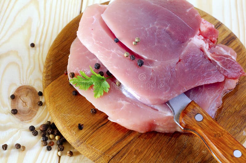 Viande crue photo stock. Image du cuisine, partie, repas - 24079692