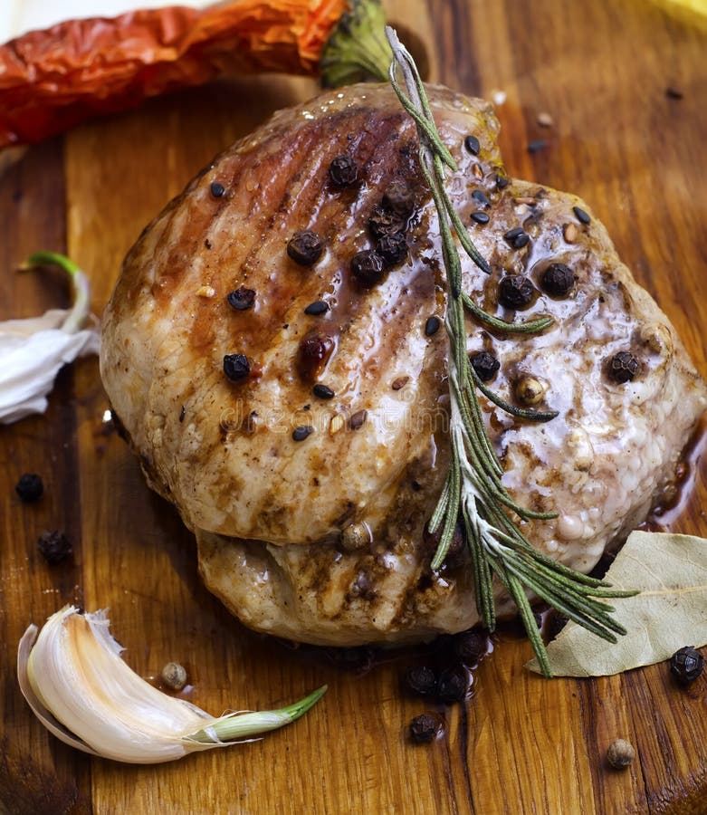 Viande cuite au four photo stock. Image du patate, méditerranéen - 23881606