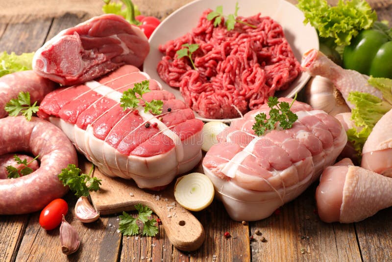 Viandes crues assorties photo stock. Image du viande - 71828478