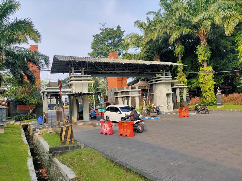 Campus Entry Point Stock Photos - Free & Royalty-Free Stock Photos from ...