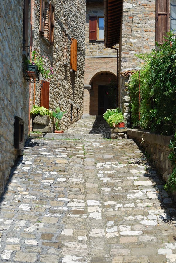 Vicolo stock photo. Image of ancient, road, distinctive - 11254020