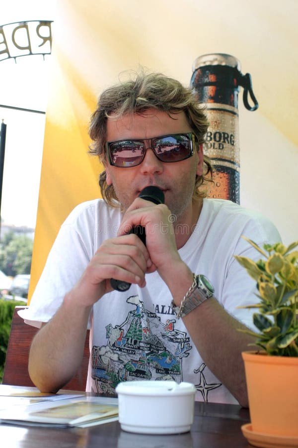 Victor Solomon editorial stock photo. Image of guitar - 22855153