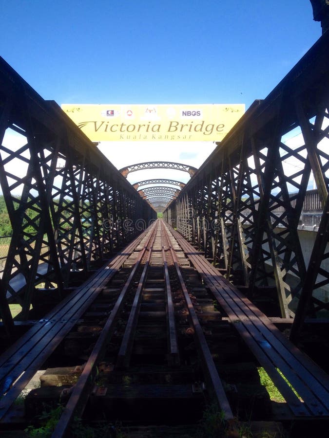 Victoria Bridge editorial photo. Image of history, railroad - 102674326