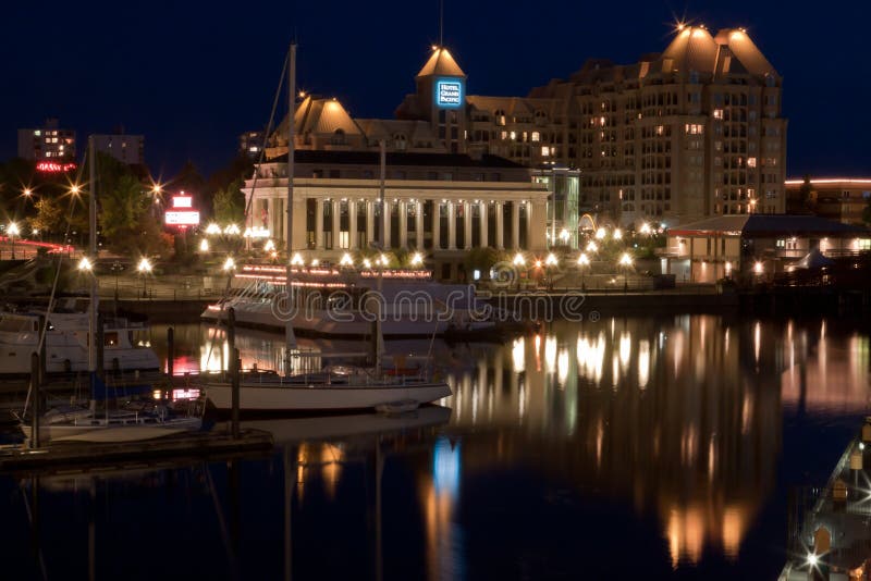 Victoria at Night editorial photography. Image of victoria - 17845212